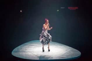 楊千嬅"MEET YOU AT THE HALFWAY MINI CONCERT" 生日限定演唱會 Kitty Woo Stadium ...