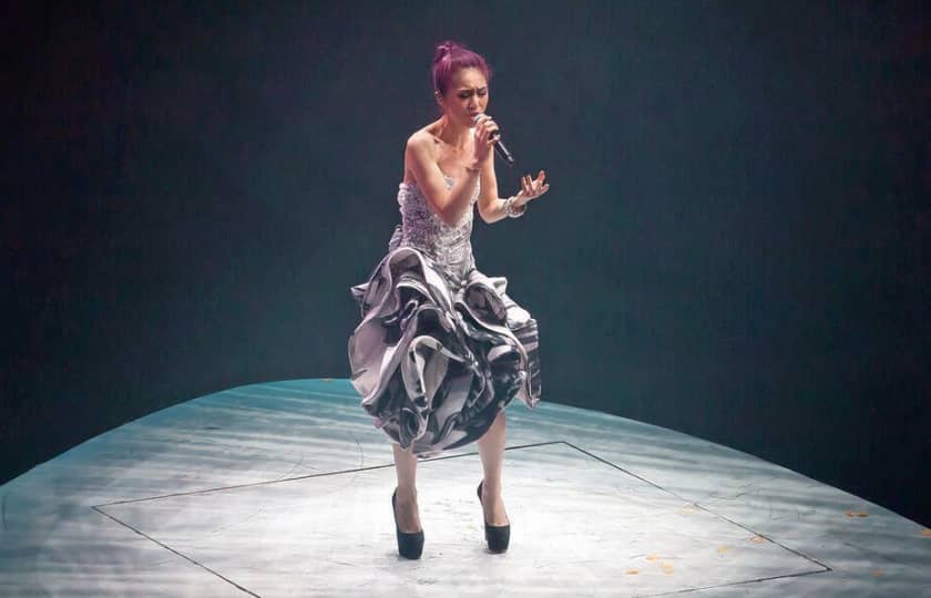 楊千嬅"MEET YOU AT THE HALFWAY MINI CONCERT" 生日限定演唱會 Kitty Woo Stadium ...