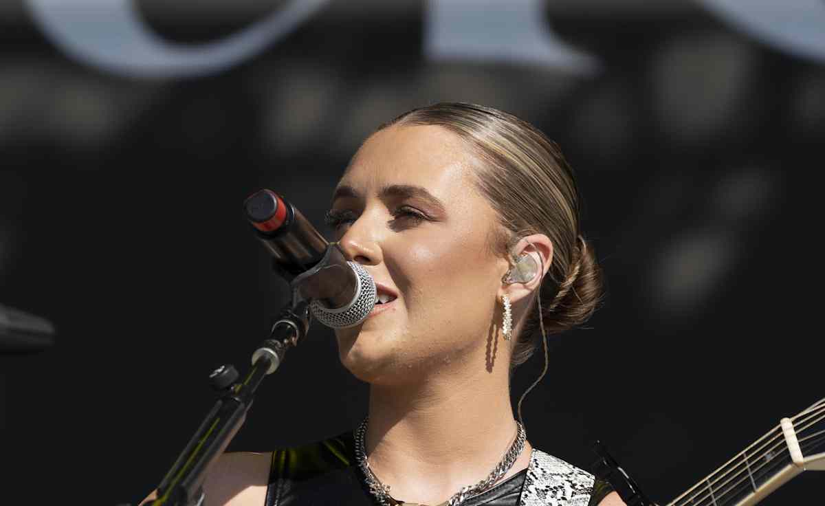 Grace Tyler Tickets