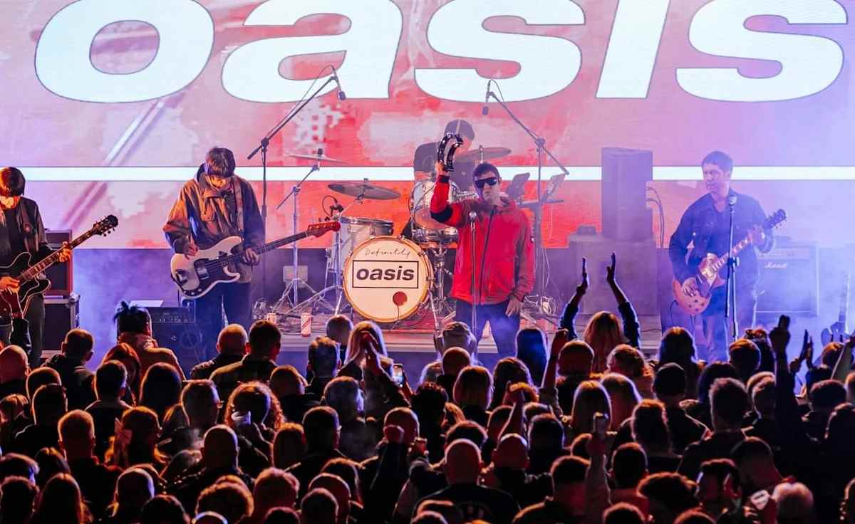 Definitely Oasis Tickets