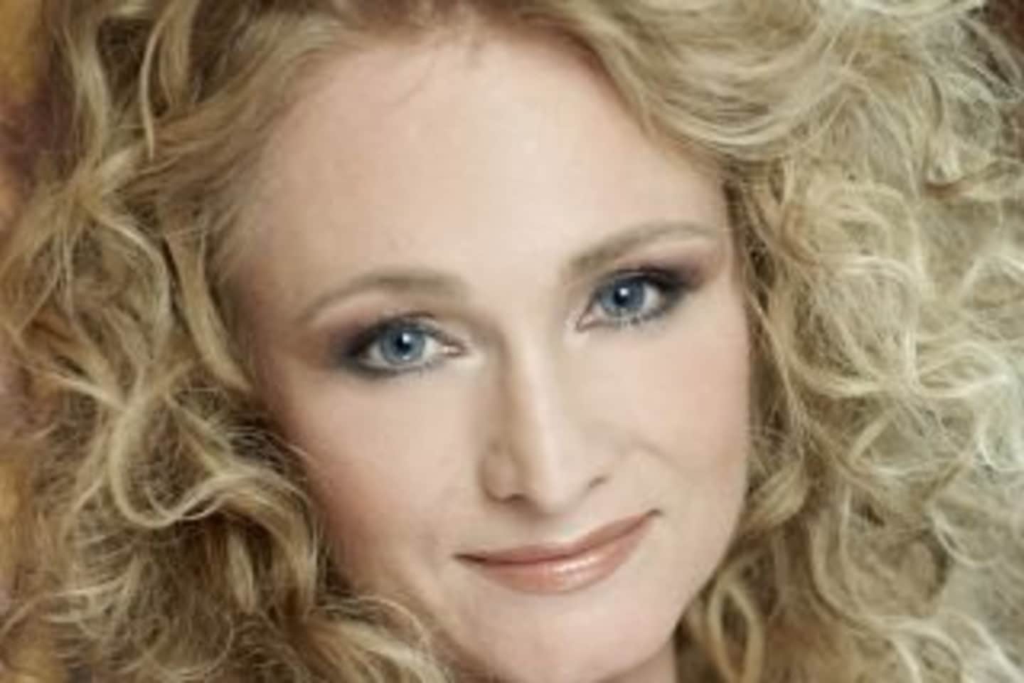 Nicole Tickets | Nicole Tour and Concert Tickets - viagogo