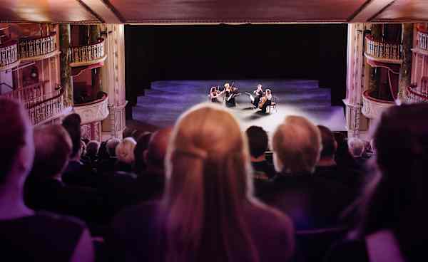 Fran Lebowitz Tickets - StubHub