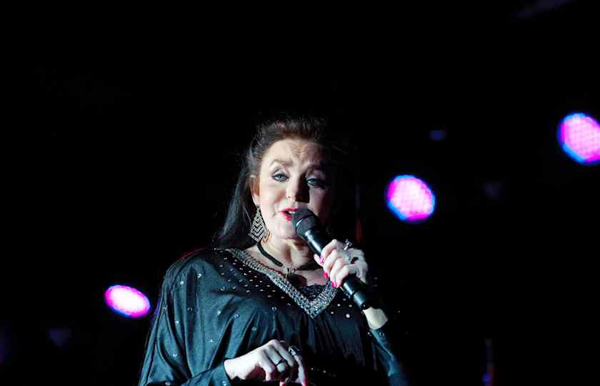 Crystal Gayle Tickets