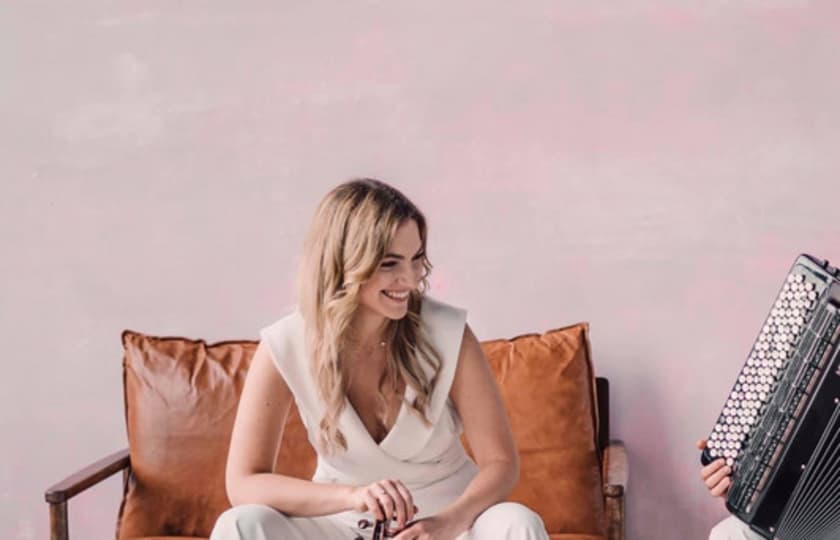 Karolina Mikołajczyk Tour Dates and Concert Tickets - viagogo