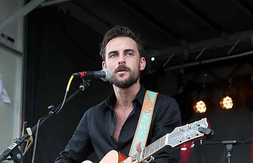 Robert Ellis Tickets