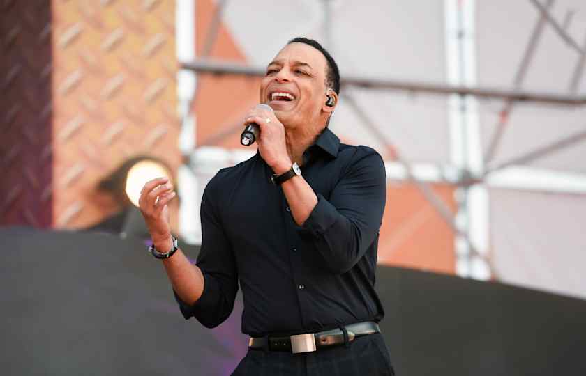 Jon Secada Tickets