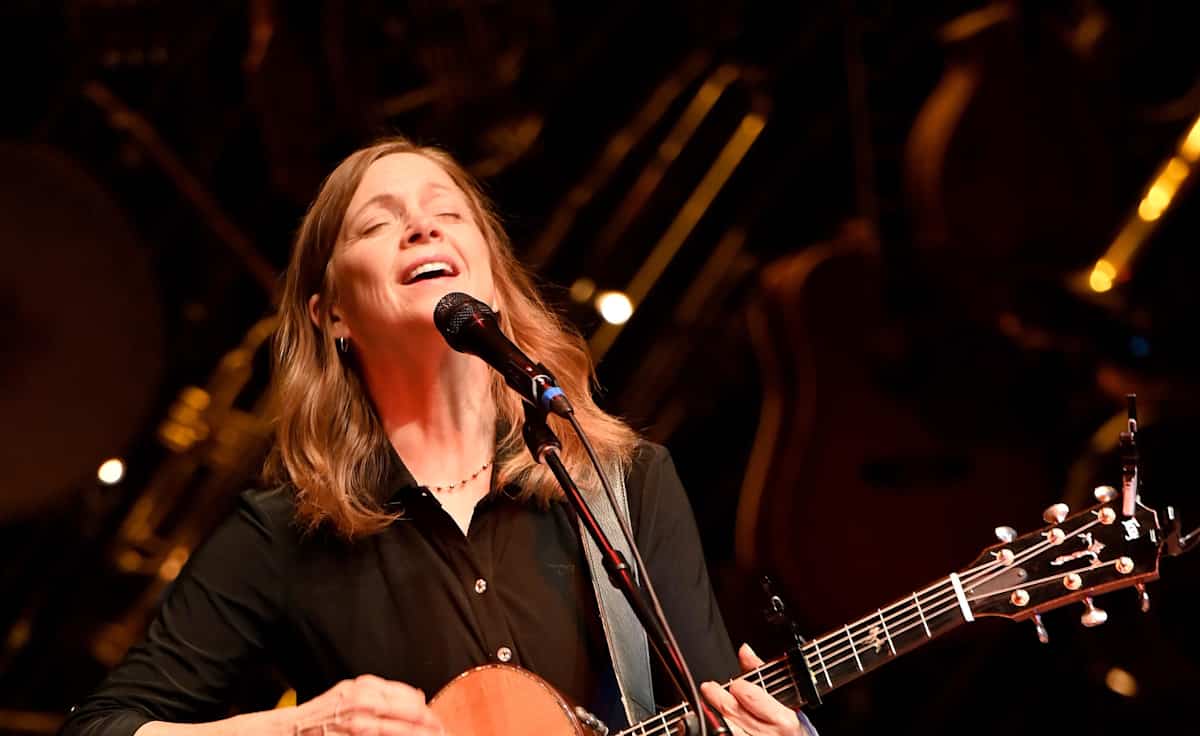 Carrie Newcomer Tickets | Carrie Newcomer Tour and Concert Tickets ...