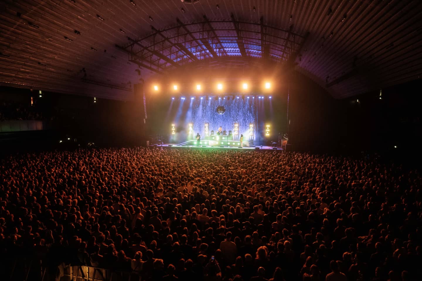 Khruangbin Tickets | Khruangbin Tour 2024 and Concert Tickets - viagogo