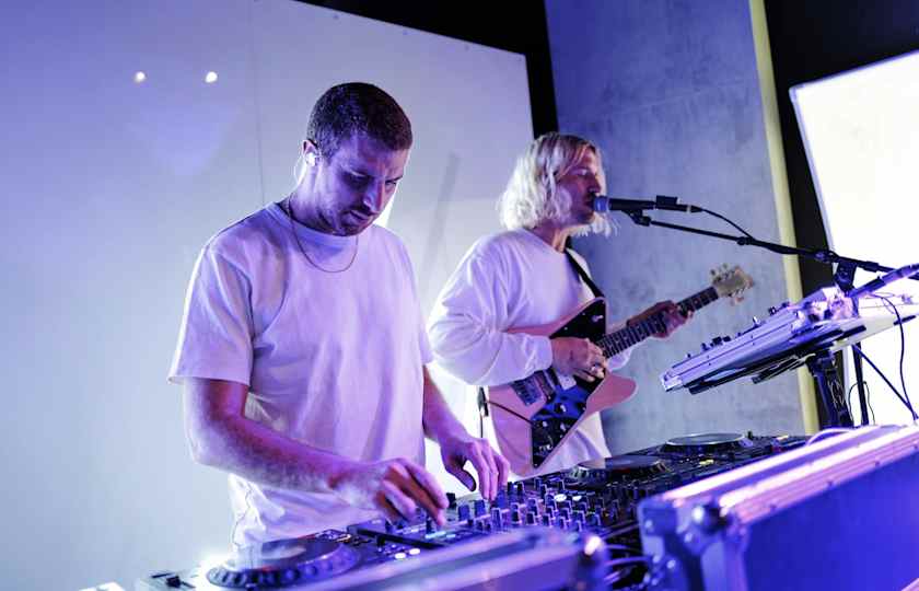 Neil Frances Tickets | Neil Frances Tour 2026 and Concert Tickets - viagogo