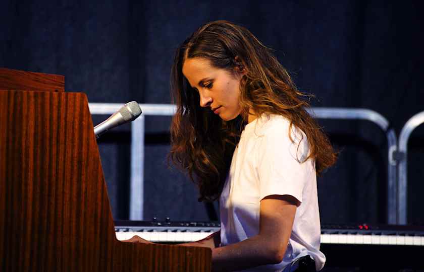 Hania Rani Tickets | Hania Rani Tour 2025 and Concert Tickets - viagogo