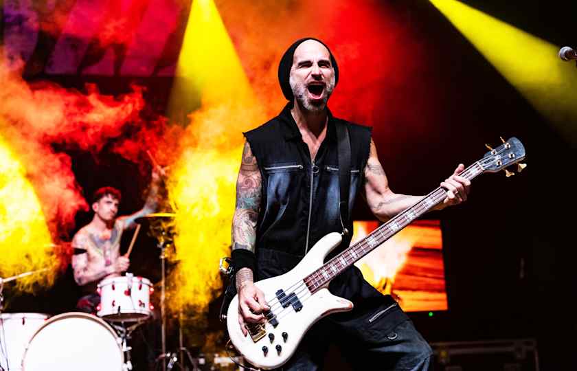 Fozzy: 25th Anniversary Tour Majestic Theatre - Wisconsin Madison ...