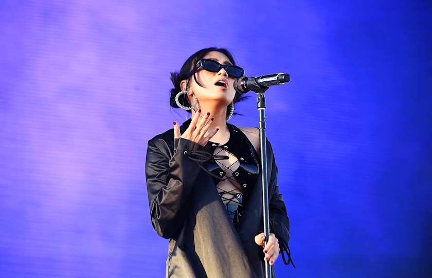 NIKI | Concert Tour Dates and Concert Tickets - viagogo