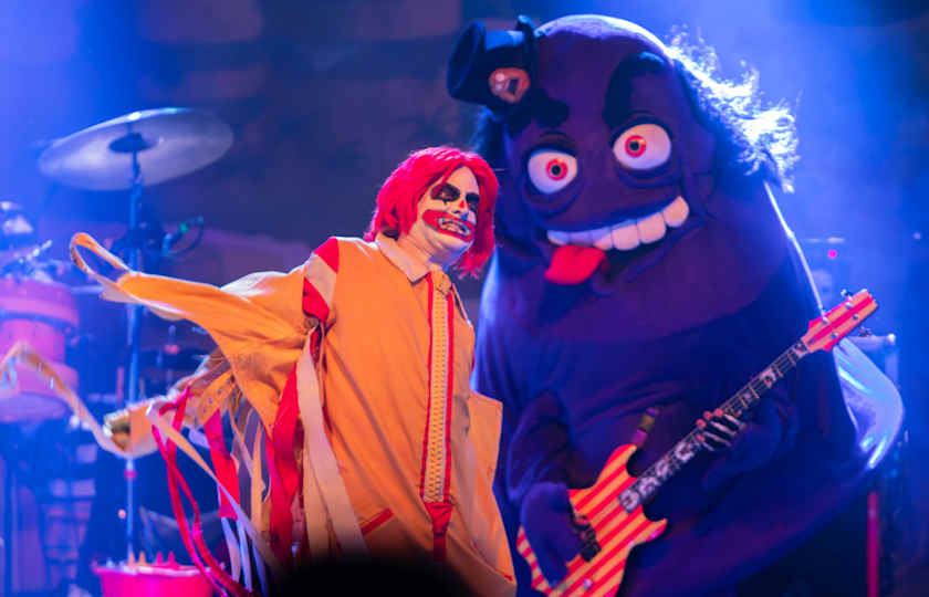 Riot Fest with blink-182, Weezer, Green Day and many more - 3 Day Pass ...