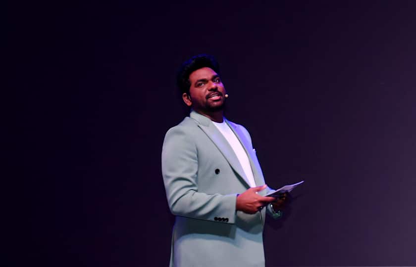 Papa Yaar by Zakir Khan - Delhi Indira Gandhi Indoor Stadium New Delhi ...