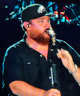Luke Combs Tickets